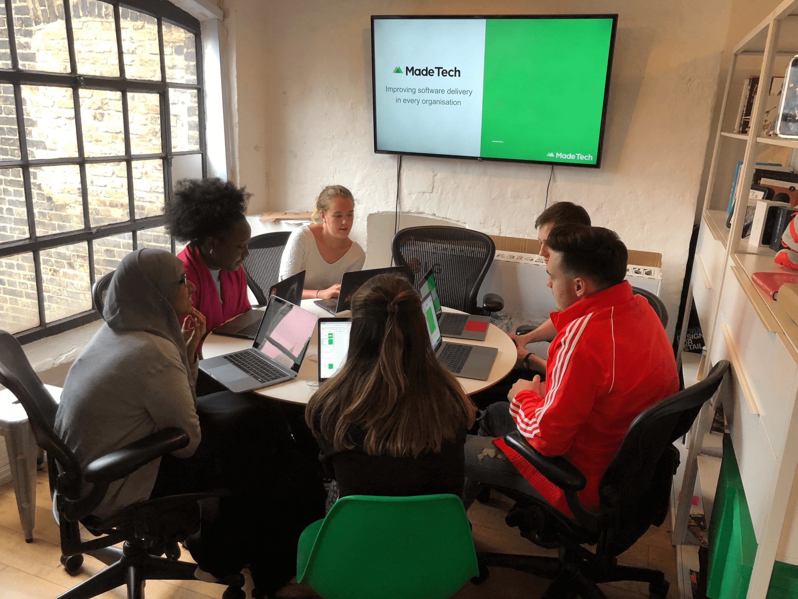 The world beyond the Academy ? - Made Tech